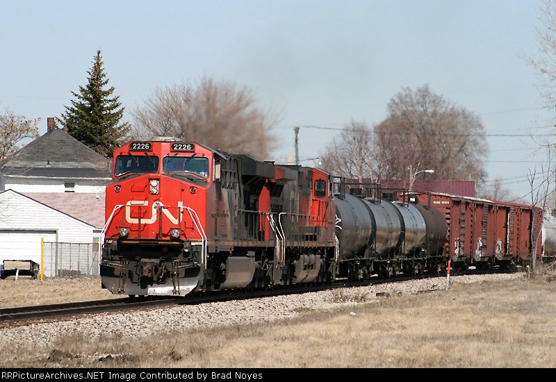 CN 2226